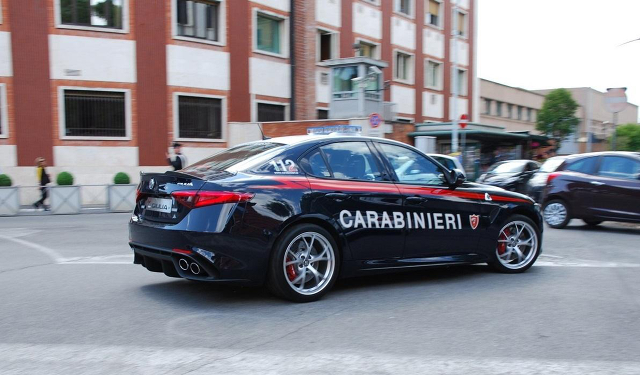 Alfa Romeo Giulia Carabinieri: la prima foto su strada - Motori.it