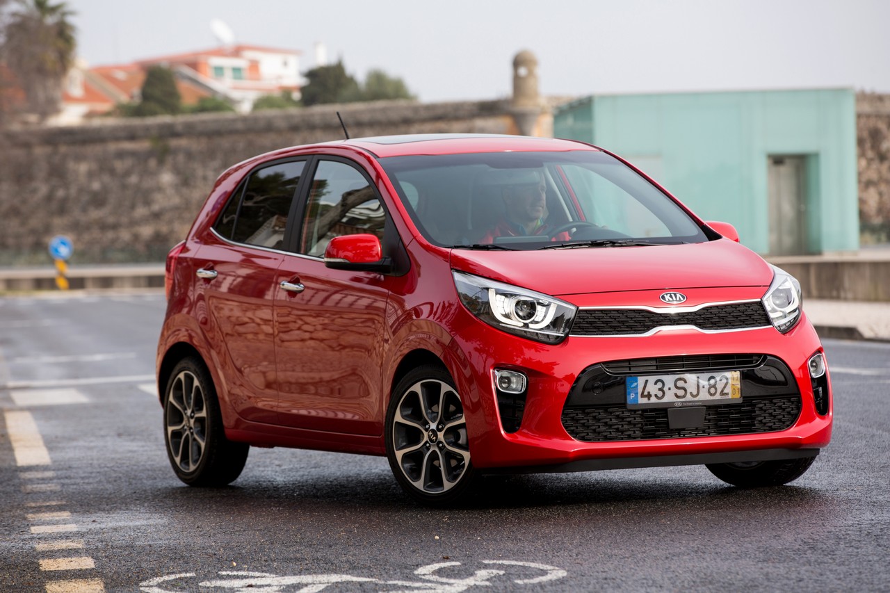 Nuova Kia Picanto 2017: piccola solo fuori - Motori.it