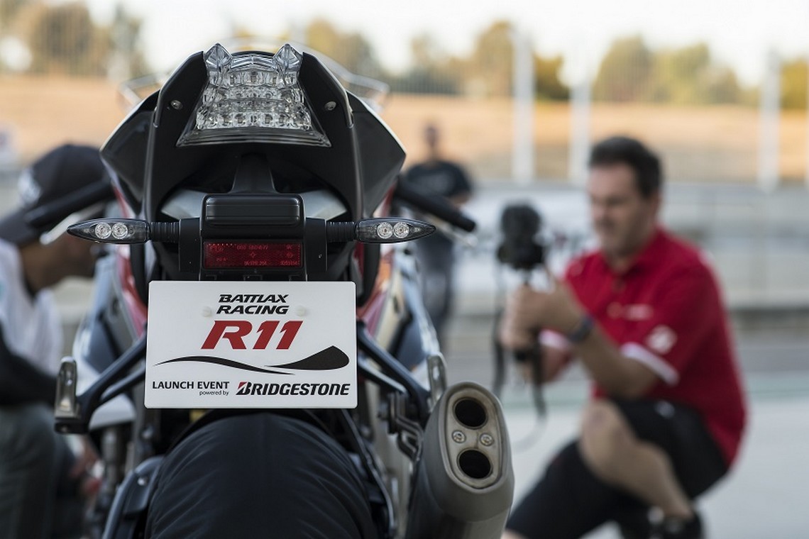 Bridgestone Battlax Racing R11, la nuova gomma per correre - Motori.it