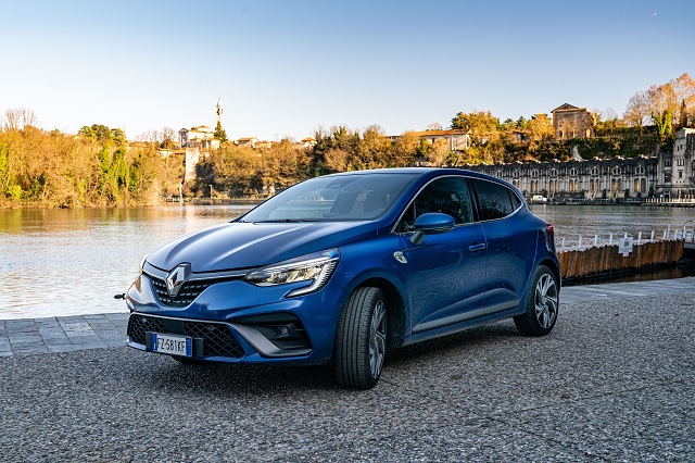 Renault Clio 5: la generazione 2020 è connessa ed elettrificata - Motori.it