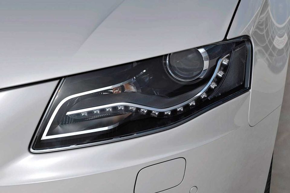 Fari adattivi auto: cosa sono, come funzionano e vantaggi - Motori.it