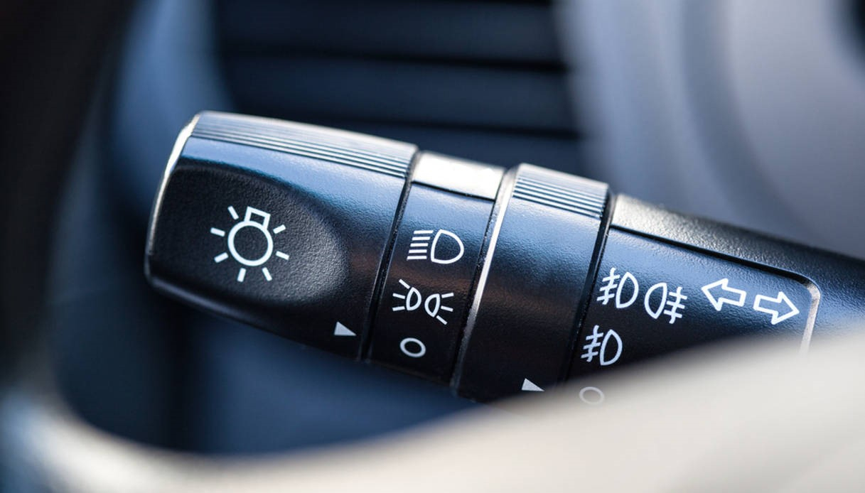 Fendinebbia e retronebbia: quando e come utilizzarli - Motori.it