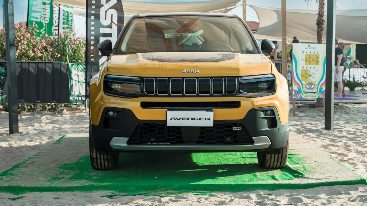 Jeep Avenger conquista il 105 XMasters 2024 - Motori.it