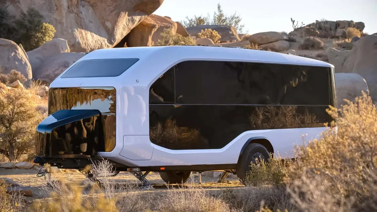 Pebble Flow, un caravan elettrico che stravolge il campeggio
