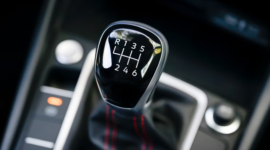 Cambio manuale: VW e Mazda sfidano l’automatizzazione