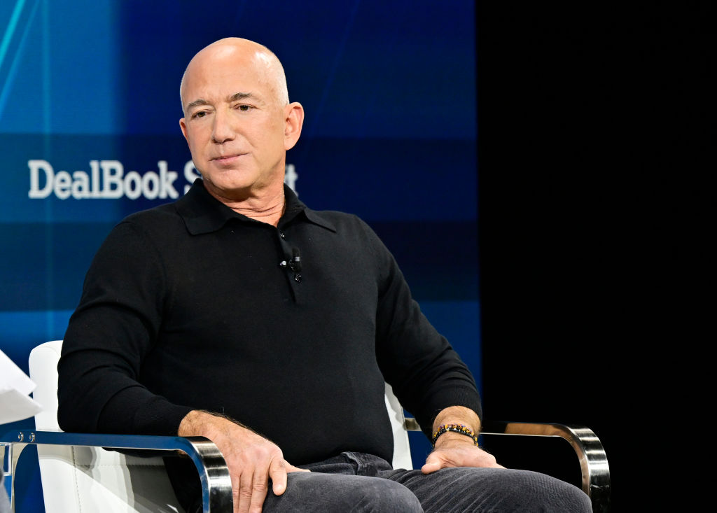 Jeff Bezos e il pick-up elettrico da 25.000 dollari: cosa c'è di vero