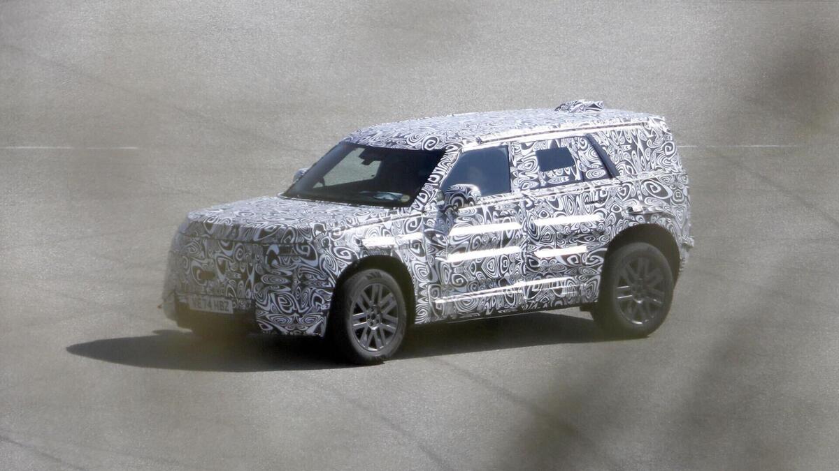 Land Rover Baby Defender, il SUV si farà: quando debutterà