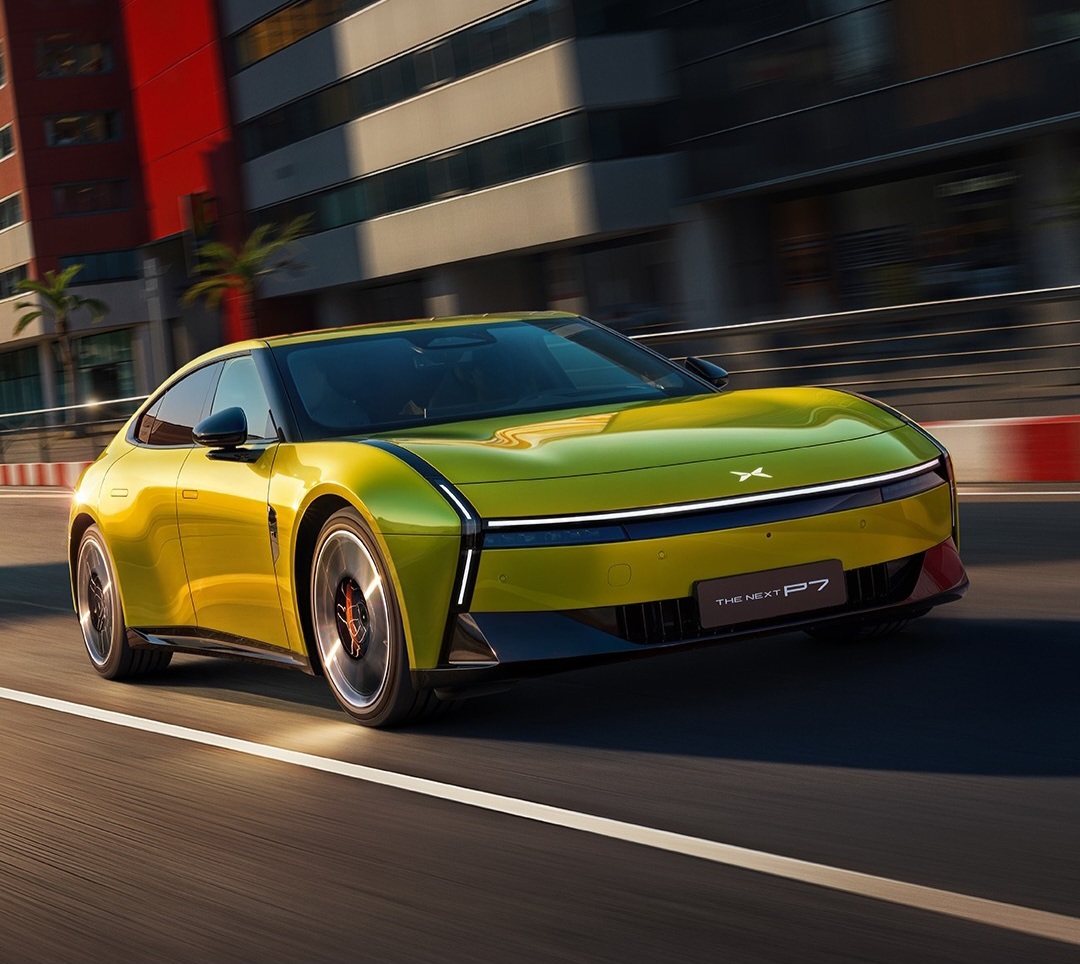 Nuova Xpeng P7: boom di ordini per l'elettrica cinese da 820 km